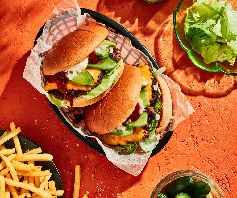 Sriracha BBQ Smashburger - En opskrift fra Santa Maria