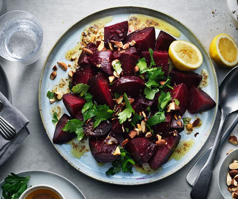 Rödbetor med mandlar & kryddigt brynt smör | Recept Santa Maria
