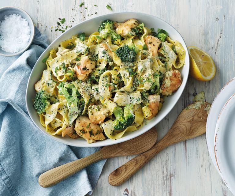 Makaronai su vištiena, citrinomis ir brokoliais | Santa Maria