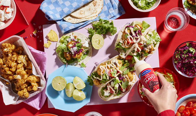 Tacos croustillants au chou-fleur avec mayonnaise chipotle