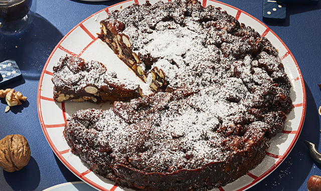 Dejlig nødde- og chokoladekage - En opskrift Santa Maria