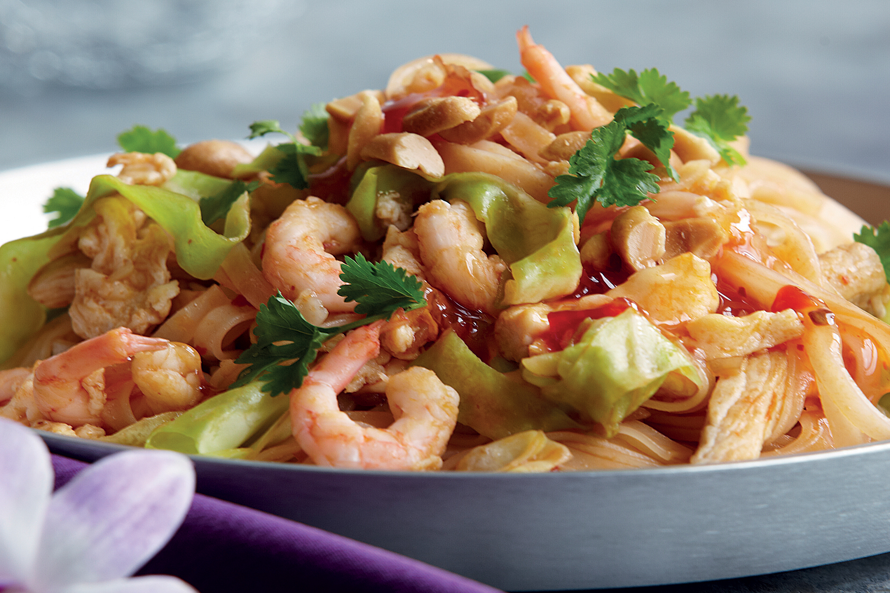 Pad Thai med kyckling, räkor och jordnötter | Recept från Santa Maria