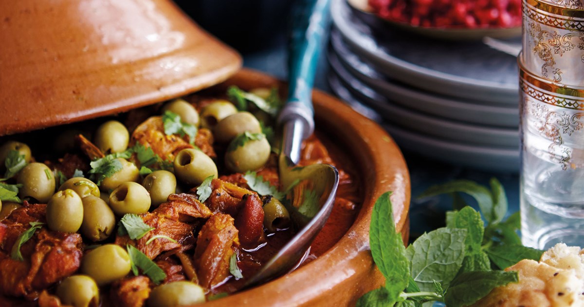 Tajine au poulet et aux oignons et olives