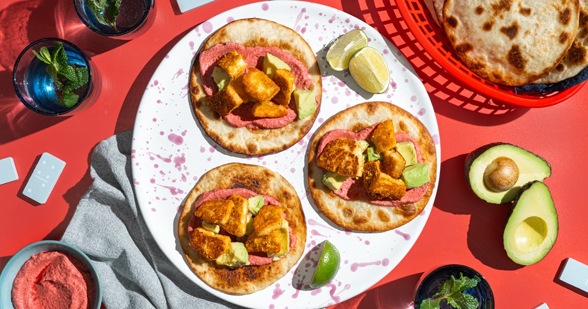 Halloumi tostada’s met rode bietencrème