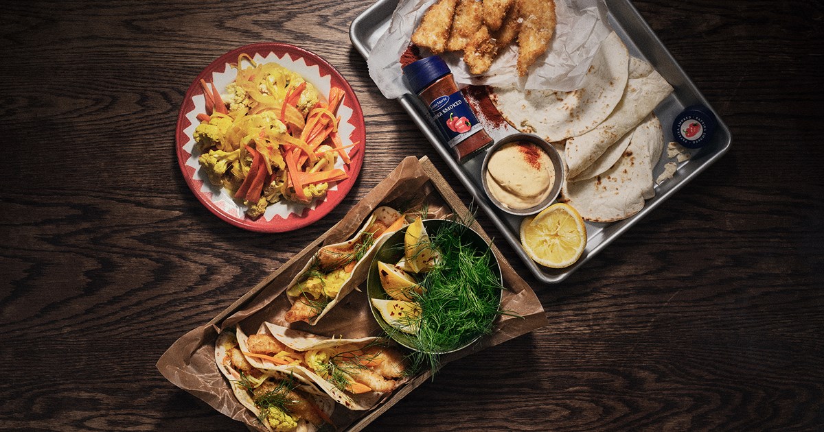 Friterad fisk med currypicklade grönsaker, rökt paprikamajonnäs och ...